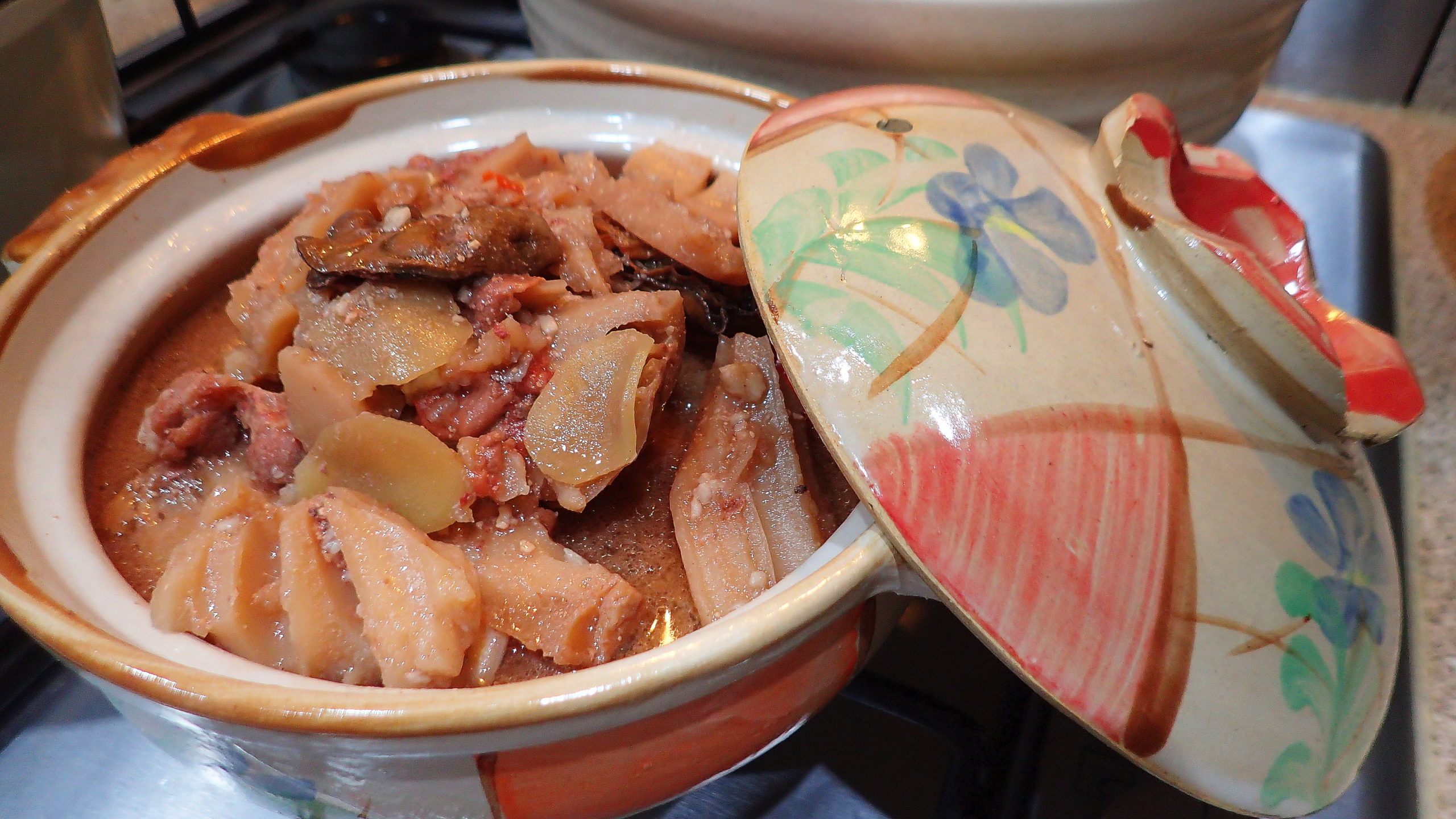 Braised pork ribs with lotus roots and nam yue (fermented red beancurd ...